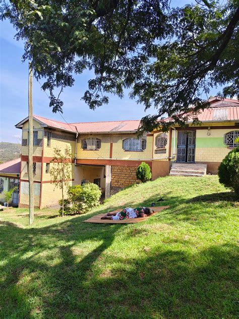 Kenyan Men Are Cowards 42 Year Old Dr Zippy Okoth Says No Man Is Willing To Visit Her Father