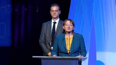 Смяна на местата Деница Сачева е новият председател на БАПРА