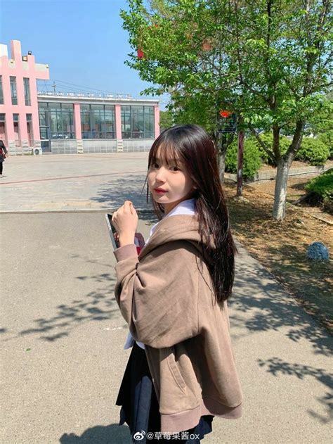 J U R I Save Follow W M