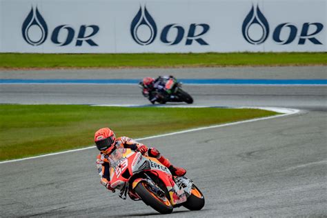 ล้นสนาม แฟนความเร็วแห่ชม “โมโตจีพี ไทยแลนด์” แน่นขนัด “ก้อง สมเกียรติ” ผงาดโพลโฮมเรซ “เบซเซ็คคี