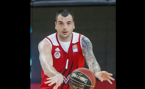 Стигао Лешић