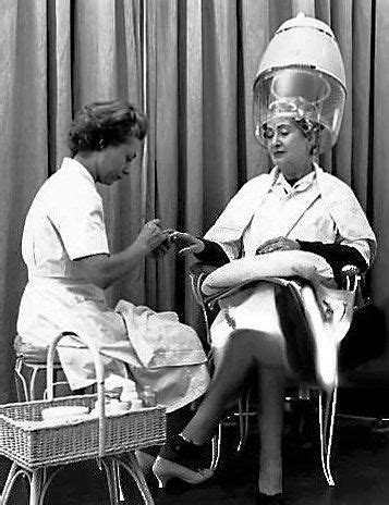 Pin By Le Pèpi Thierry On A Place To Go Vintage Hair Salons Vintage Beauty Salon Vintage