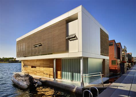 Floating Home In Seattle Features Water Level Bedrooms