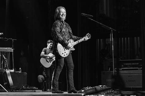 The Comp Magazine Travis Tritt Its A Great Day To Be Alive The