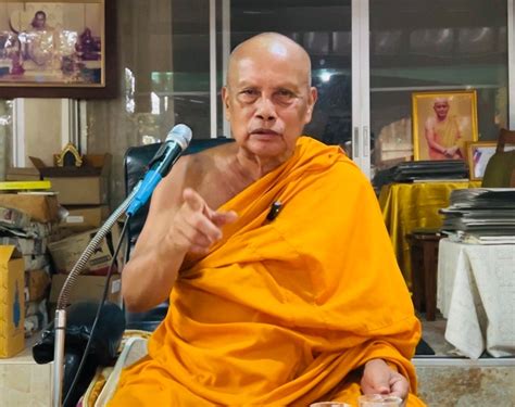 นนทบุรีพบองค์ท้าว “ออพติมัส ไพรม์” พร้อมคาถาบูชา “พระพยอม” เตือนสติชาวพุทธ