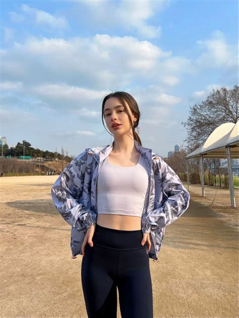 𝑫𝒂𝒔𝒉𝒂 𝑻𝒂𝒓𝒂𝒏 Casual Work Attire Girl Outfits Outfits