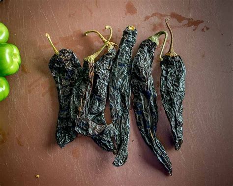 Six Dried Pasilla Chiles Mole Sauce Mole Poblano Recipe Mexican