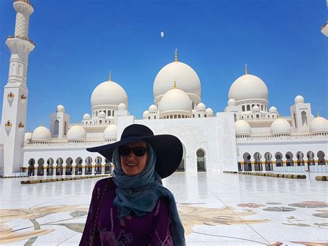Moscheea Sheikh Zayed Ce Sa Vizitezi Intr O Zi In Abu Dhabi Corina Costache