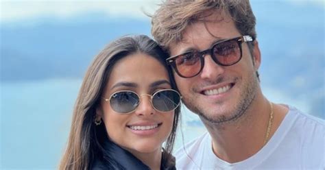 Diego Boneta Y Renata Notni Celebraron El Día De San Valentín Con Un Romántico Beso Infobae