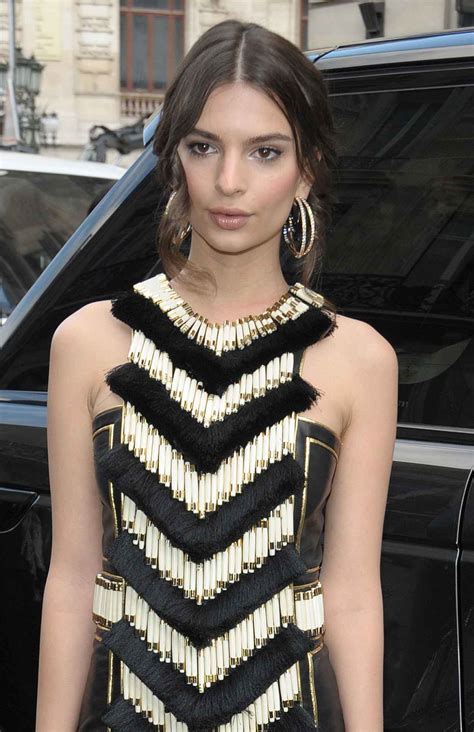 Emily Ratajkowski Style Balmain Fashion Show In Paris March 2015