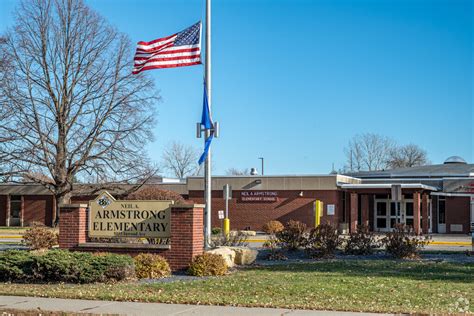 Armstrong Elementary School In Cottage Grove Mn