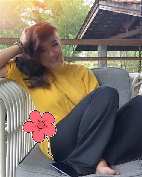 Vivi Teman Oneng Di Bajaj Bajuri Ikonik Dengan Peran Art Intip 11 Potret Kesehariannya Yang Menawan