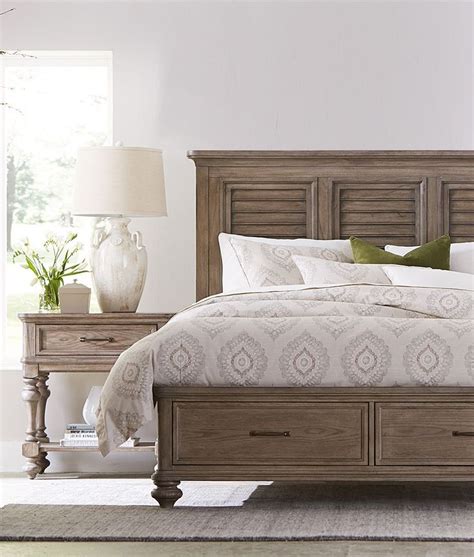 Wood Bedroom Furniture Set For Coastal Bedroom Decor Queen Sized