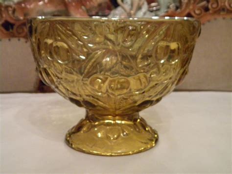 Антикварная ваза фруктовница вишня 1930 годов цветное стекло ссср — ціна 6000 грн у каталозі