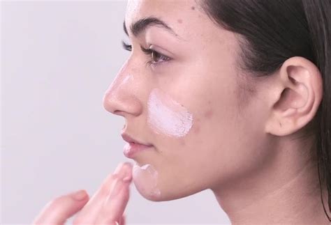 Tutorial Makeup Bold Untuk Pesta Akhir Tahun