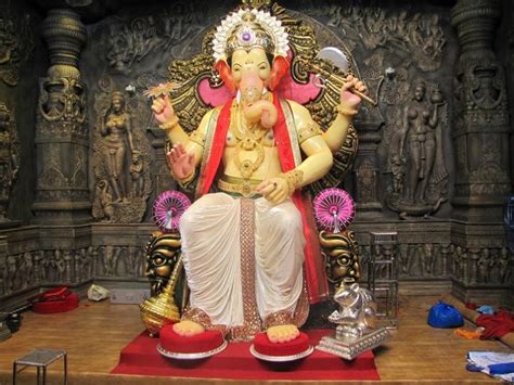 Photos Lalbaugcha Raja 2011 Photos Mumbais Tallest Ganapati
