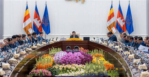 សម្តេចធិបតី ហ៊ុន ម៉ាណែត ជំរុញឲ្យមន្រ្តីពាក់ព័ន្ធអនុវត្តគោលនយោបាយ «ភូមិ ឃុំ សង្កាត់មានសុវត្ថិភាព