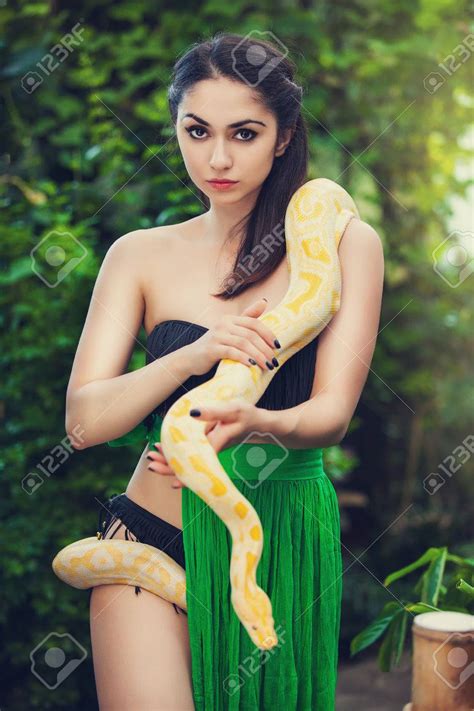 GEOGRAFI LINGKUNGAN JENIS JENIS ULAR SANCA DI INDONESIA