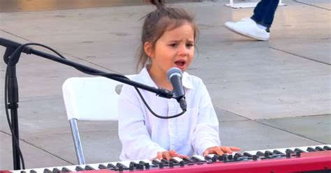 4 Year Old Leaves Crowd Speechless With Jaw Dropping ‘hallelujah