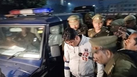 Sp Mla Irfan Solanki Supporters And Police Clashed Wife Said He Is Not Safe Amar Ujala Hindi