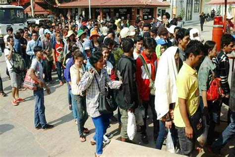 គិតពីដើមខែកុម្ភៈមកដល់ដើមខែមីនាពលករខ្មែរត្រូវ អាជ្ញាធរថៃចាប់បញ្ជូនមកកម្ពុជាជាង៤ពាន់នាក់តាមច្រកដូង