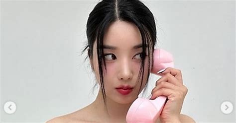 권은비 글래머스한 몸매 매끈 어깨라인으로 과감 섹시美[m ★sns]