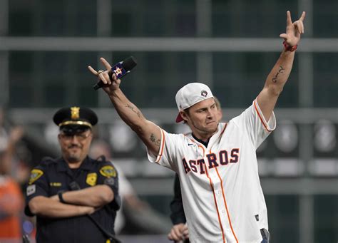 Josh Reddick Announces Retirement With Farewell Message To Astros Fans