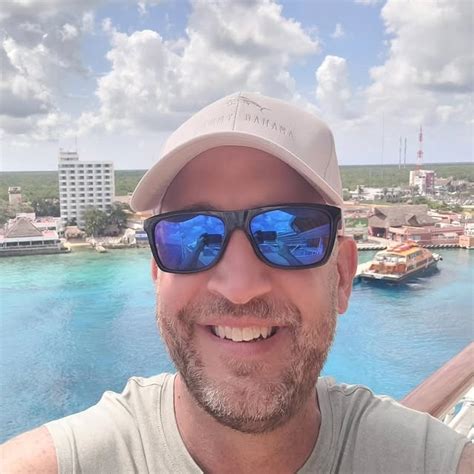 Jarrett Klingler Jarrett Loy • Threads Say More