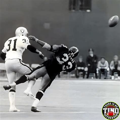There Pittsburgh Steelers Running Back John Frenchy Fuqua Is Hit By