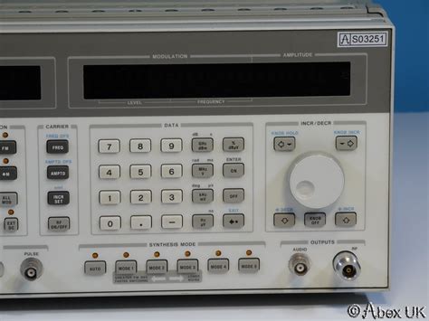 HP Agilent 8644A 1GHz Low Phase Noise AM FM Pulse Signal Generator EMC 2