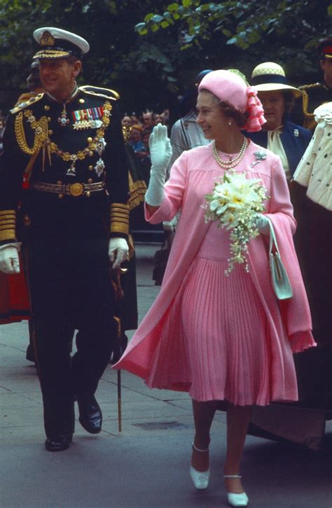 Pictures Of Queen Elizabeth Iis Silver Jubilee Popsugar Entertainment