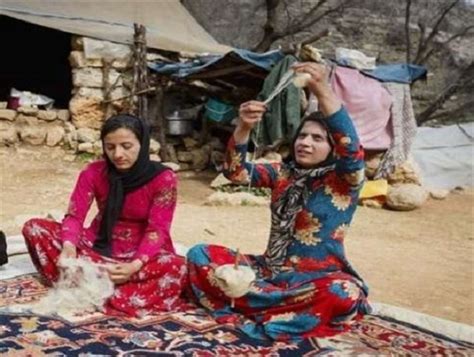 مادران خانه دار دارای سه فرزند ساکن در مناطق روستایی و عشایری بیمه می شوند