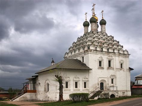 Kolomna (Russian: Коломна; IPA: [kɐˈlomnə]) is an ancient city of ...