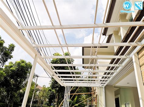 แผ่นไวนิล แผ่นหลังคาไวนิล กับโรงจอดรถ สไตล์ Modern ซ่อนรางน้ำฝน Wongguru