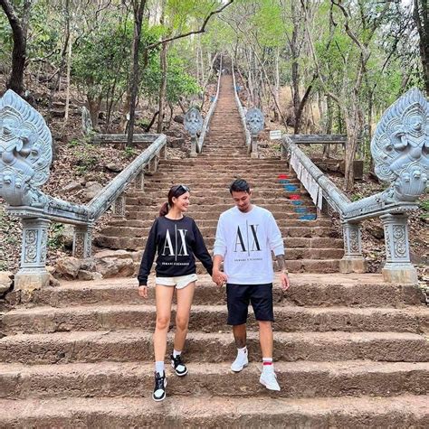 ជក់ថតសំអាងពេក រឿន ណាត ស្រាប់ពោលពាក្យចង់បានផ្កាស្លាពីសង្សារ