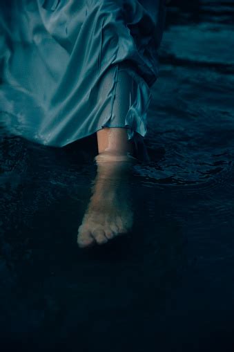 추상적 인 물 풍경 거칠고 부드러운 초점의 아름다운 필름 프레임 3차원 형태에 대한 스톡 사진 및 기타 이미지 3차원 형태 경관 구름 Istock