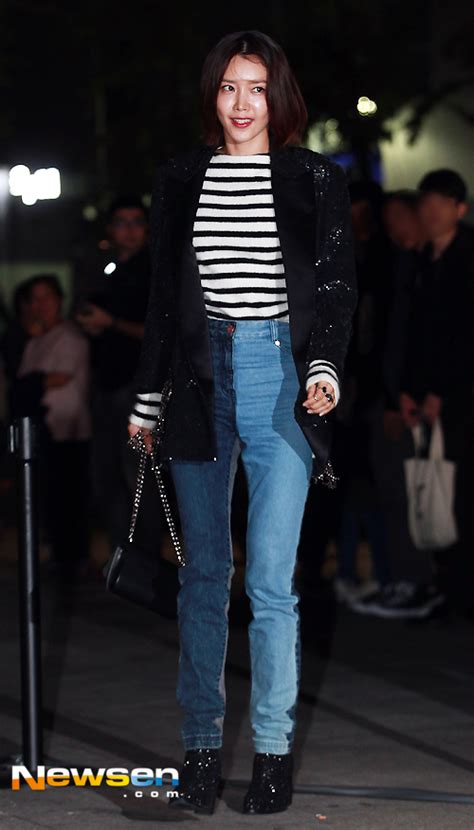 [포토엔]채정안 좌우 다른 야누스 청바지~