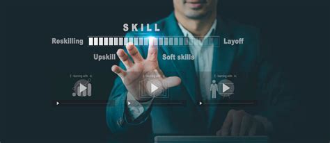 업스킬링 및 개인 개발 개념 웨비나 온라인 과정 소프트 스킬 교육 문제 해결 및 적응력 교육 E러닝 능력 재교육 해고 인력