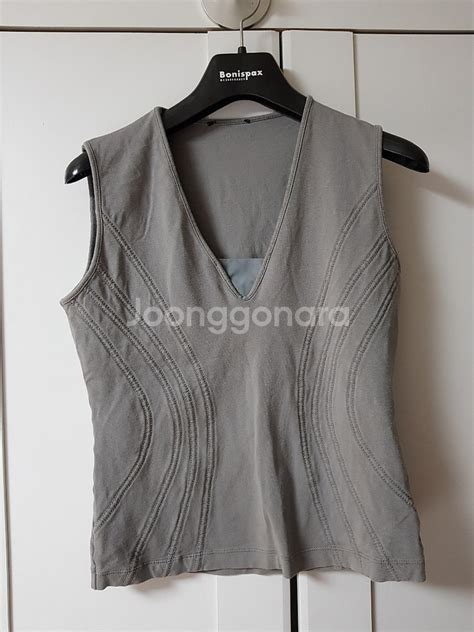 55 스판기탄탄함 브이넥 나시티 민소매티 티셔츠 캐쥬얼의류 중고나라