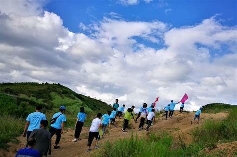 夏令营走进自然，亲近自然，最好的培养就是让他在大自然中生活