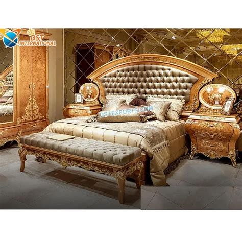 Дизайн двуспальной кровати из дерева 91 фото