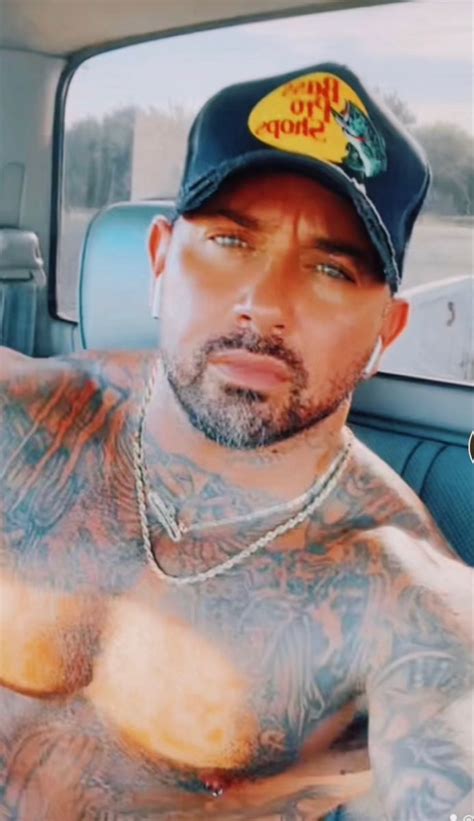 Pin By Mary E Chavarria On Eye Candy Inked Men Man Eye Candy