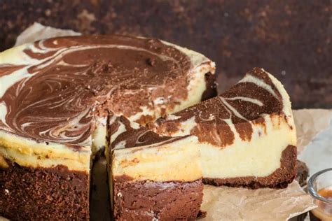 Двуцветен шоколадов чийзкейк Рецепти Gotvach Bg