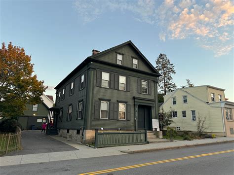 Lizzie Borden House Tour Review A Spooky And Unsolved History Uponarriving