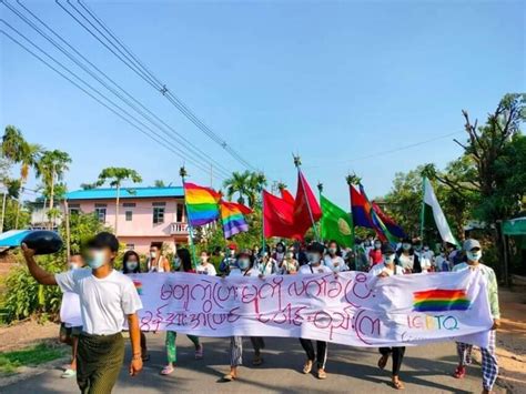 လောင်းလုံးမြို့နယ်တွင် တော်လှန် လူငယ်များ ဦးဆောင်ကာ ဖက်ဆစ် စစ်တပ် တော်လှန်ရေး ချီတက် ဆန္ဒပ
