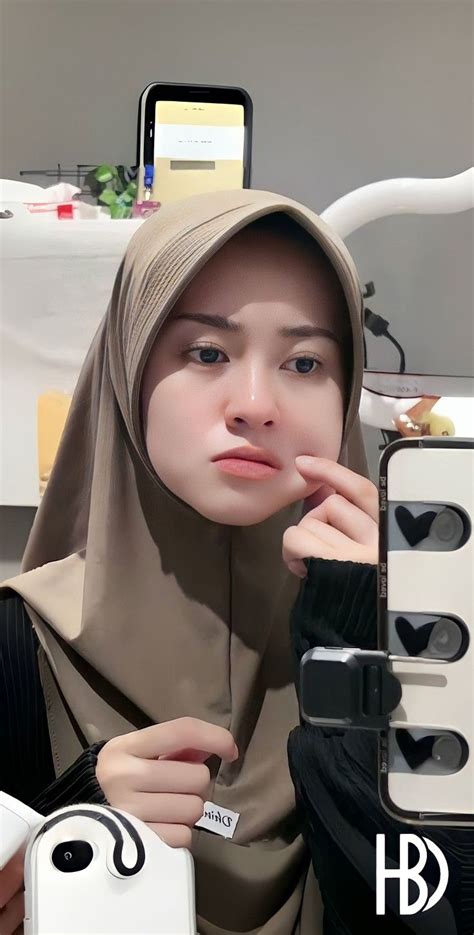 Ilvi Sanh Di 2024 Gaya Hijab Foto Gadis Cantik Penyimpanan Foto