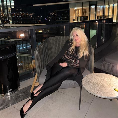 ნინი აფრასიძე On Reels Facebook