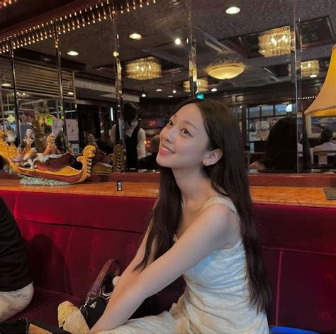 17살에 사업 실패한 부모님 빚 갚아드리고 새집까지 마련해 준 효녀 여배우 데일리룩 스타와 패션