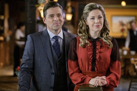 Kavan Smith Pascale Hutton In When Calls The Heart Season 9