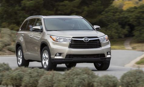 2014 Toyota Highlander First Drive Review Car And Driver